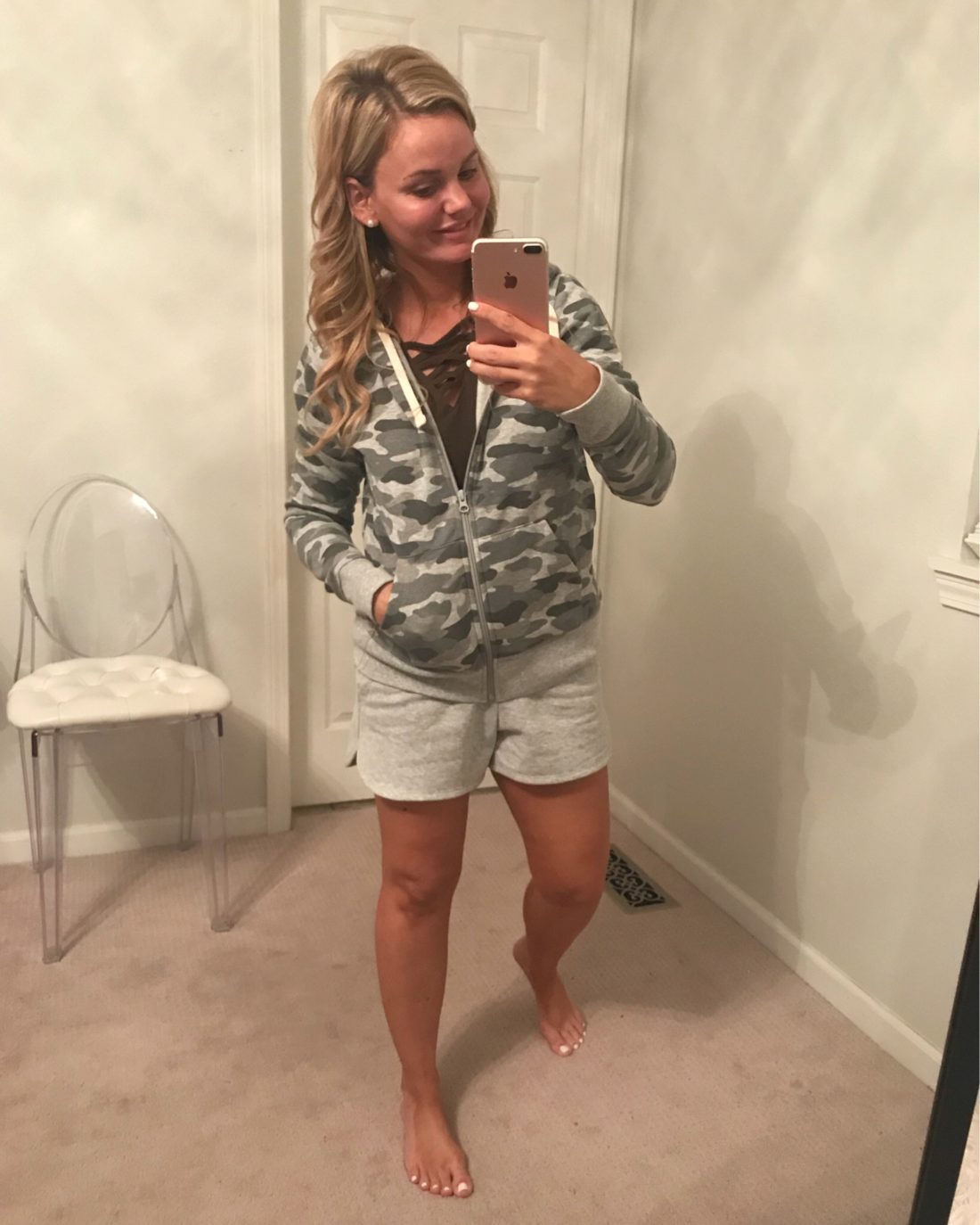 Comfy Stay at Home Outfits - A Cup Full of Sass Comfy Stay at Home Outfits - A Cup Full of Sass